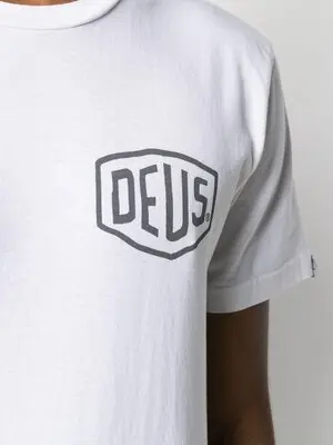 Deus Ex Machina Chest Logo-print T-shirt