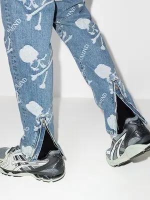 MASTERMIND WORLD All-over Logo Lim-fit Jean