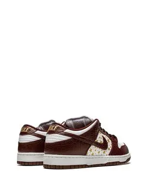 Nike X Supreme Sb Dunk Low Sneakers