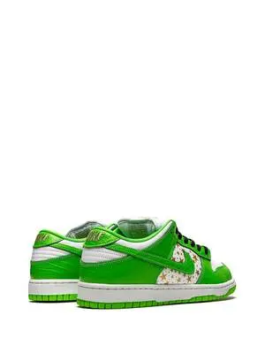 Nike X Supreme Sb Dunk Low Stars Mean Sneakers - Green