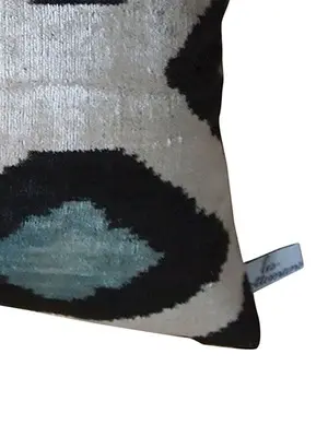LES-OTTOMANS Jacquard Silk Velvet-blend Cushion
