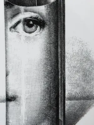 FORNASETTI Scroll Cameo Plate