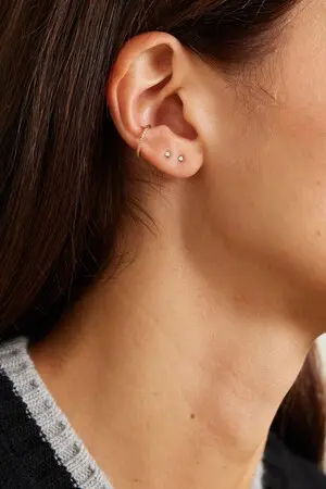 STONE AND STRAND Teeny Diamond Single Earring