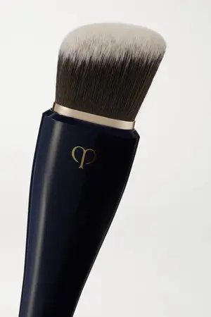 CLE DE PEAU BEAUTE High Coverage Foundation Brush