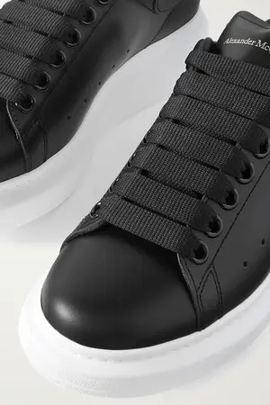Alexander McQueen Leather Exaggerated-sole Sneakers - Black