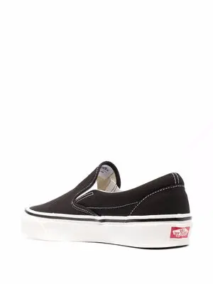 VANS Ua Slip-on Canvas Sneakers - Black