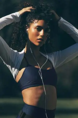 Alo Yoga Airlift Intrigue Bra - Navy