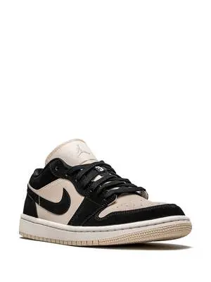JORDAN Air 1 Low Guava Ice Sneakers - Black