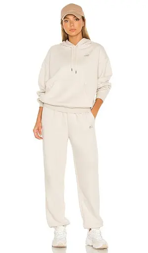 Alo Yoga Accolade Hoodie In Cream