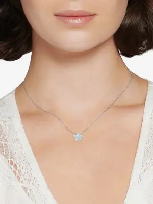 Kwiat 18kt White Gold Diamond Floral Pendant