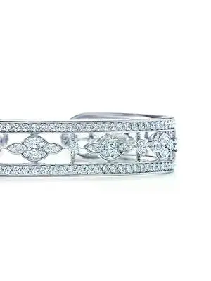 Kwiat 18kt White Gold Diamond Trellis Cuff Bangle