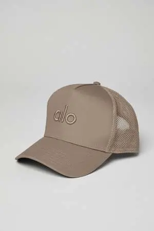 Alo Yoga District Trucker Cap - Gravel