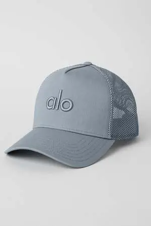 Alo Yoga District Trucker Cap Stingray