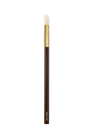 TOM FORD Eyeshadow Blend Brush, Eye Brushes, Completely Effortless, Blend Brush, Synthetic Hair, Softens And Blurs Na