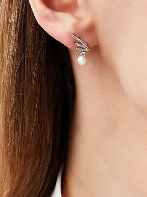 Yoko London 18kt Yellow Akoya Pearl And Diamond Stud Earrings - Gold