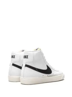Nike Blazer Mid '77 Vintage Sneakers - White