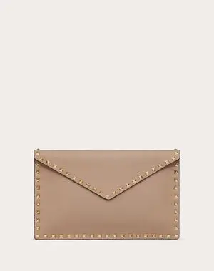 Valentino Garavani Rockstud Grainy Calfskin Envelope Pouch Poudre