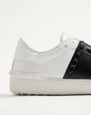 Valentino Garavani Rockstud Untitled Sneaker - White/ Black
