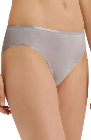 Hanro Seamless Cotton High Cut Briefs Essential