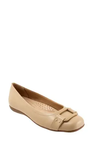 Trotters Sizzle Flat - Beige