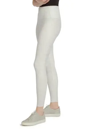 Lyssé Textured Faux Leather Leggings