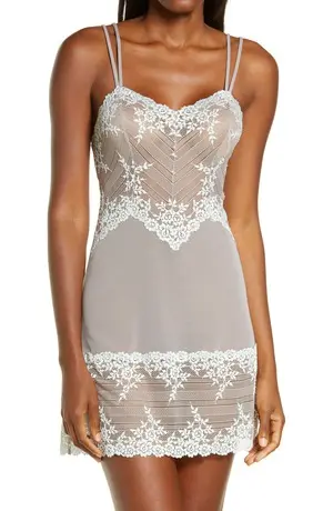 Wacoal Embrace Lace® Chemise Satellite/ Hushed Green
