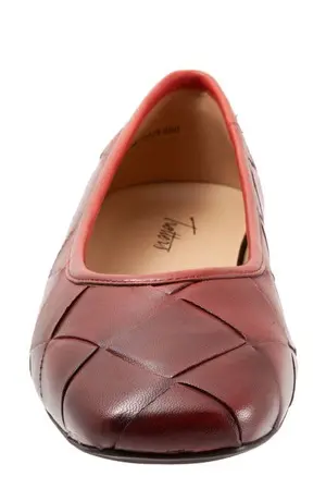 Trotters Hanny Woven Flat By