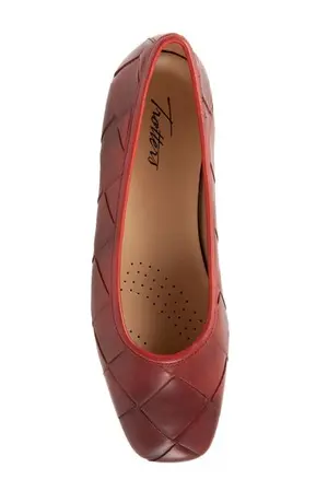Trotters Hanny Woven Flat By