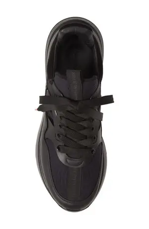 Alexander McQueen Alexander Runner Sneaker - Black/black/silver