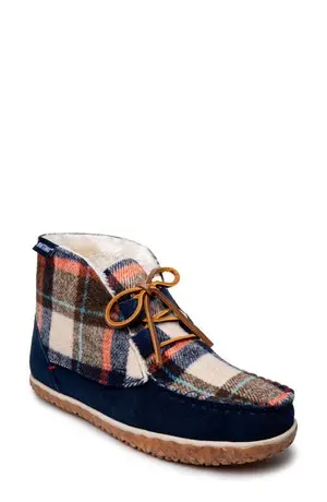 Minnetonka Lace Booties