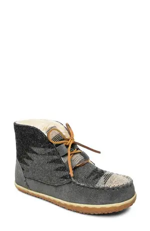 Minnetonka Textured Booties