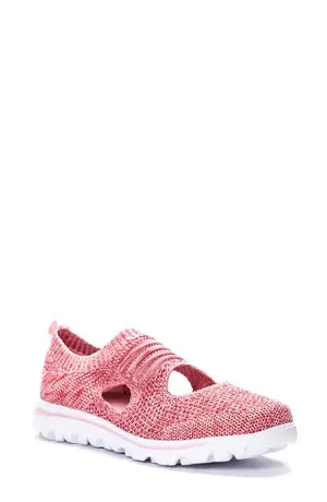 PROPET TravelActiv Avid Slip-On Sneaker Pink/ Red Fabric