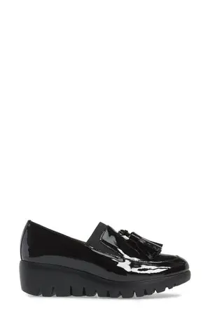 WONDERS Talla Loafer Wedge - Black Patent Leather