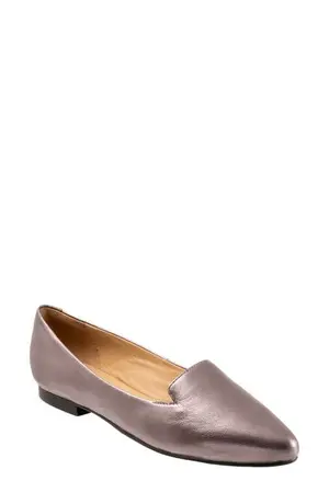 Trotters Pointed Toe Flats For Women