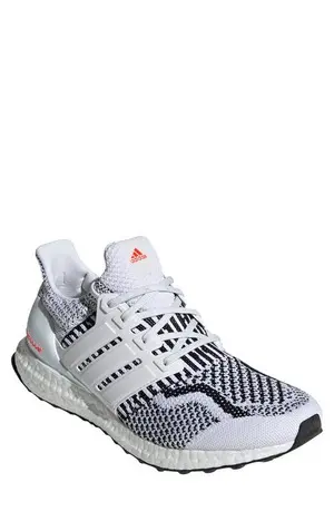 Adidas Ultraboost 5X Running Shoe Ftwr White/ Ftwr White/black