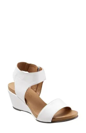 BUENO Ida Wedge Sandal - White Leather