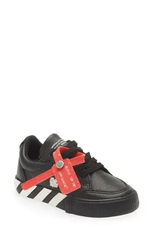 Off-White Vulcanized Low Top Sneakers Black White