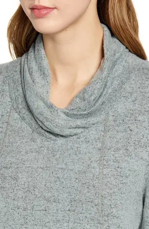 Loveappella Cross Neck Seamed Pullover - Mint