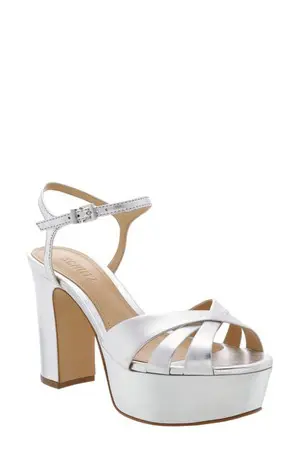 Schutz Keefa Platform Sandal - Prata