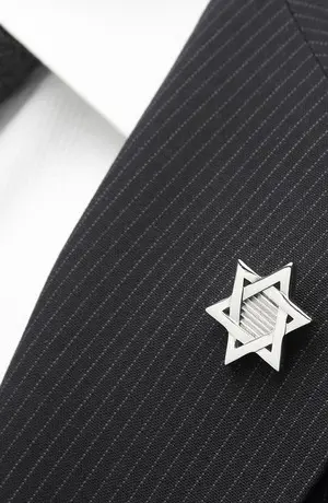 CUFFLINKS, INC. 
