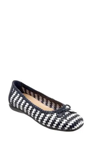 Trotters TROTTERS Gillian Flat Navy/ White Leather