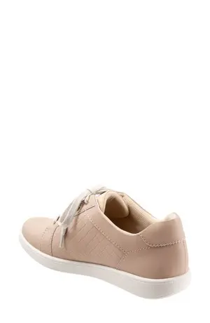 Trotters Adore Leather Sneaker