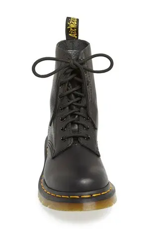 Dr. Martens 1460 Pascal Boots
