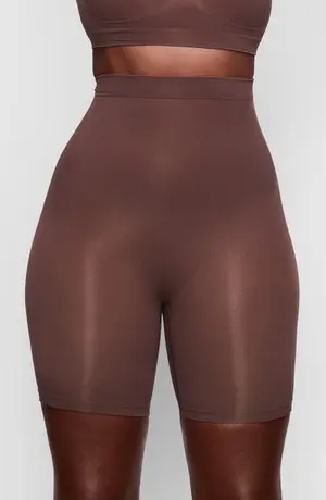 SKIMS Plus Size   Sculpting Mid Thigh Shorts Cocoa
