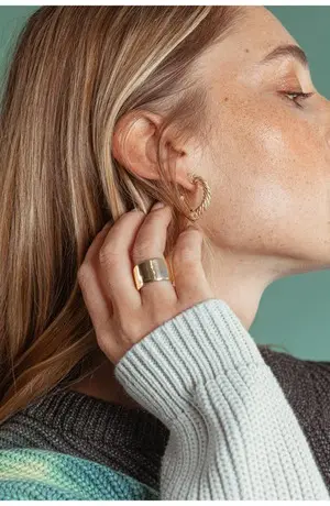 SOKO Ripple Band Ring