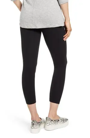 Lyssé Ntials Flattering Crop Leggings