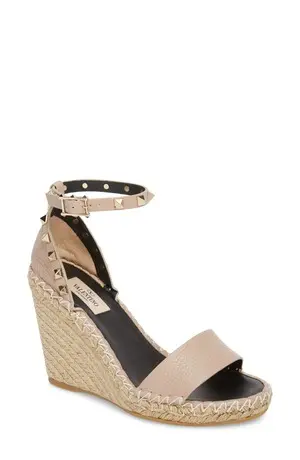 Valentino Garavani Rockstud Espadrille Wedge Poudre/ Poudre