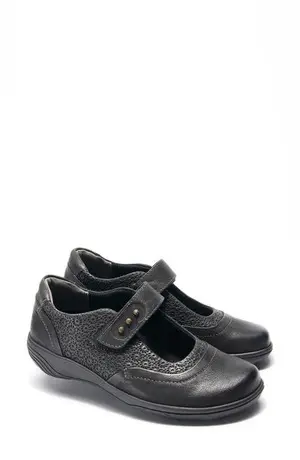 Halsa Footwear Elastic Flats For Women