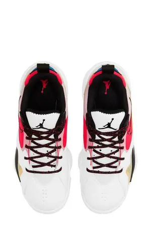 JORDAN Zoom '92 Sneaker