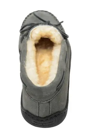 Minnetonka Genuine Shearling Lined Slipper - Grey Suede